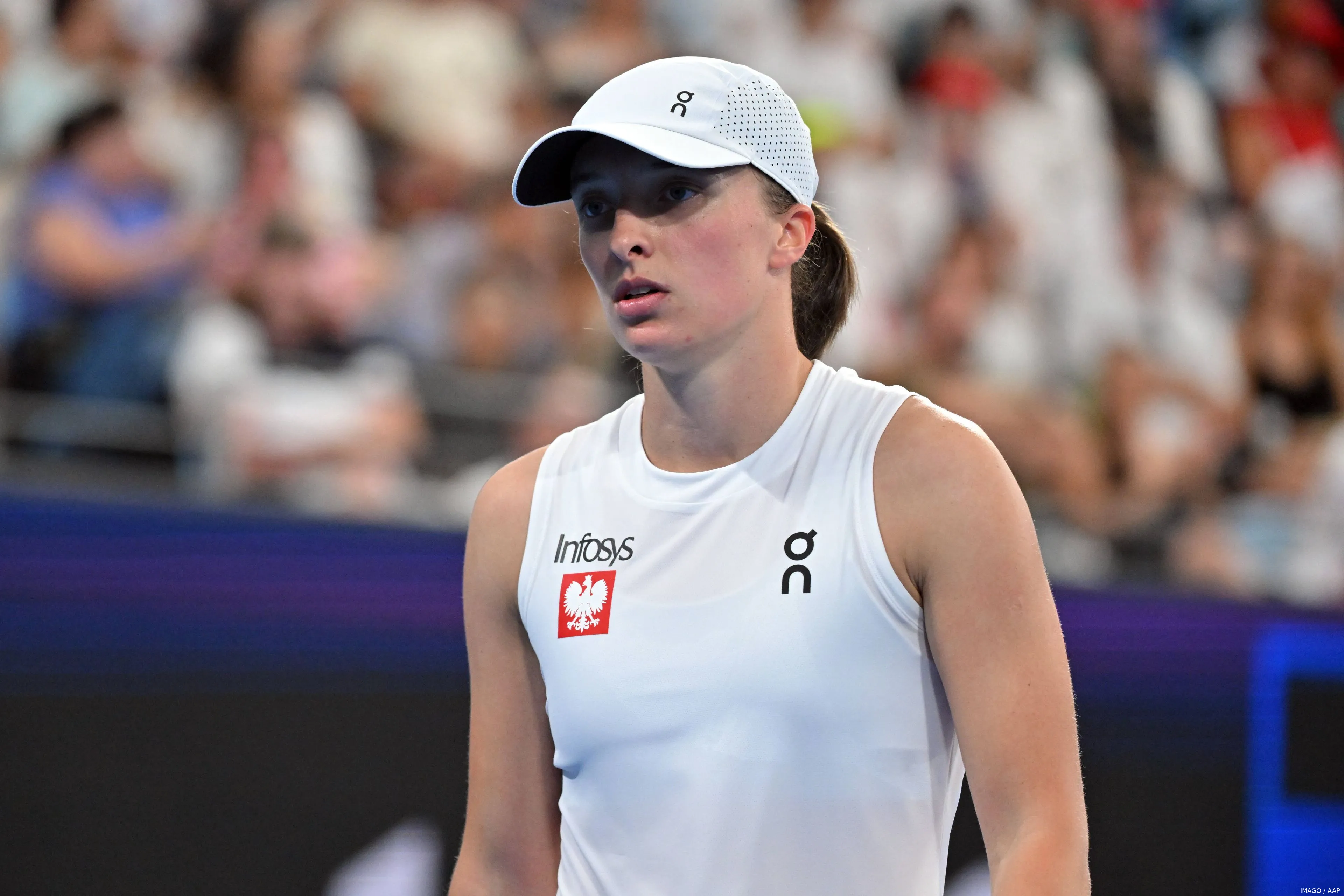 WATCH: Iga Swiatek Ignores Coach Fissette After Disappointing Loss In Dubai